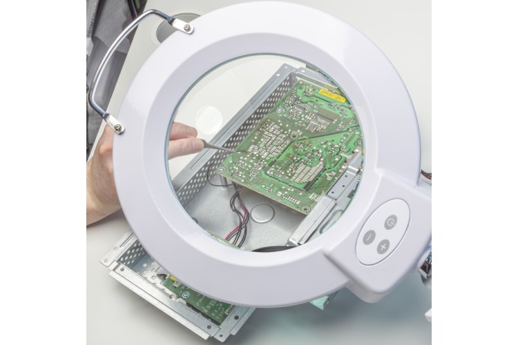 ModelCraft 8072 Lightcraft Pro XL Magnifier LED Lamp with Dimmer