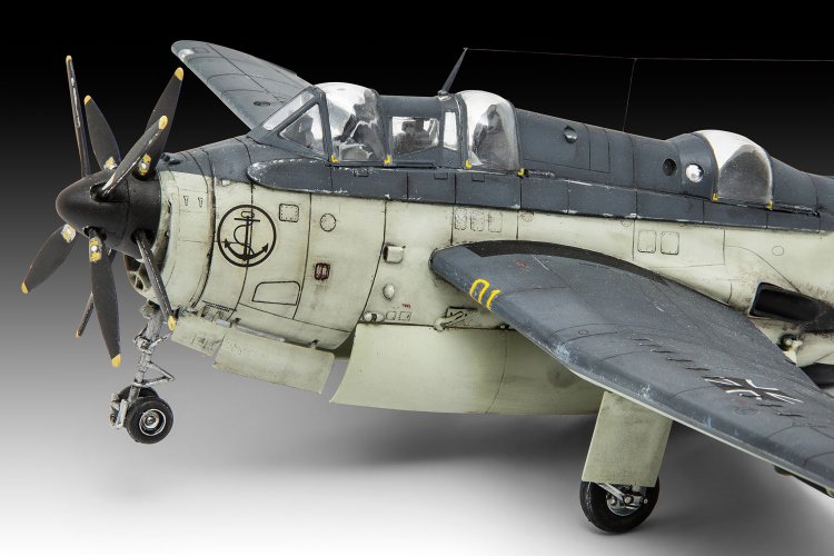 Revell 1:72 Fairey Gannet AS.1/AS.4 - Model Set