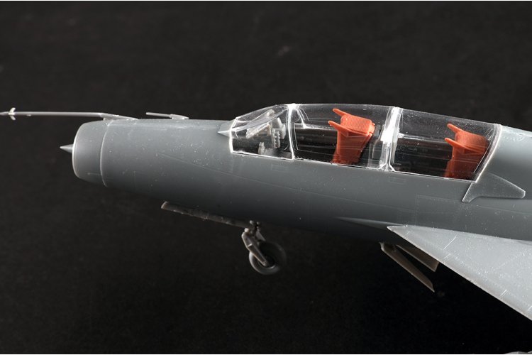 Trumpeter 02825 Mikoyan-Gurevich MiG-21 Fishbed - JJ-7A Trainer Kit - 1 ...